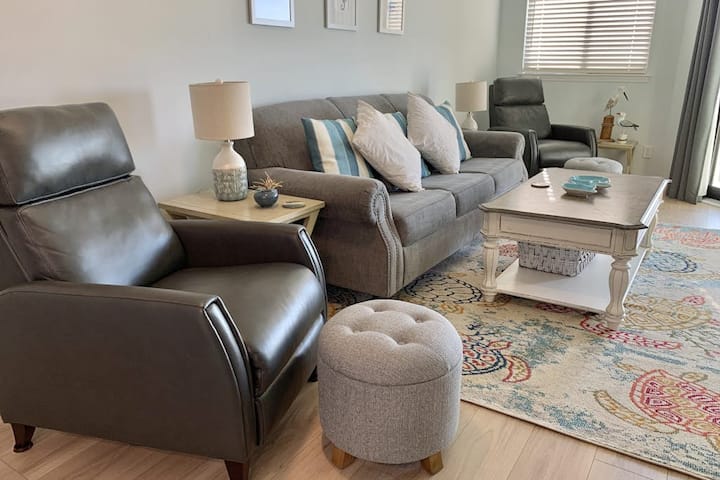 Inviting Waterfront Condo With Marsh View, Shared - Edisto Beach, SC