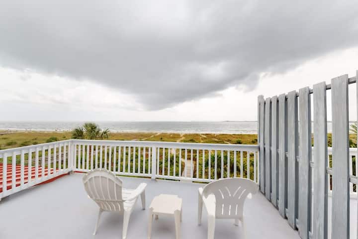 Quiet, Oceanfront Home With W/d, Balcony, Patio & - Edisto Beach, SC