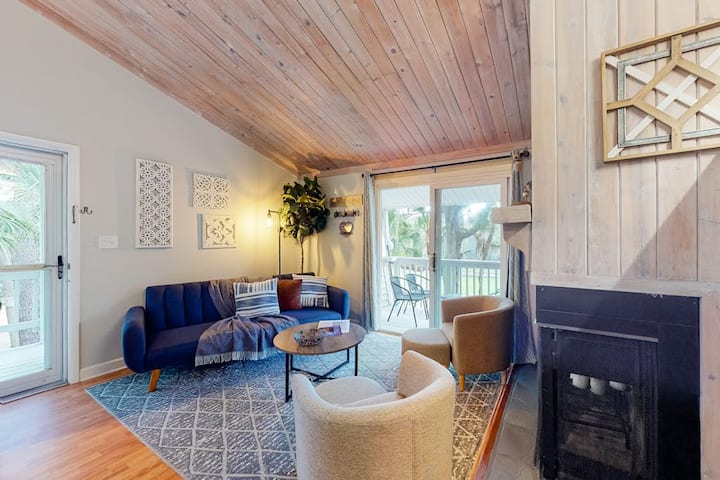 Driftwood Villa - 261 | Golf Course-view Condo Wit - Edisto Beach, SC