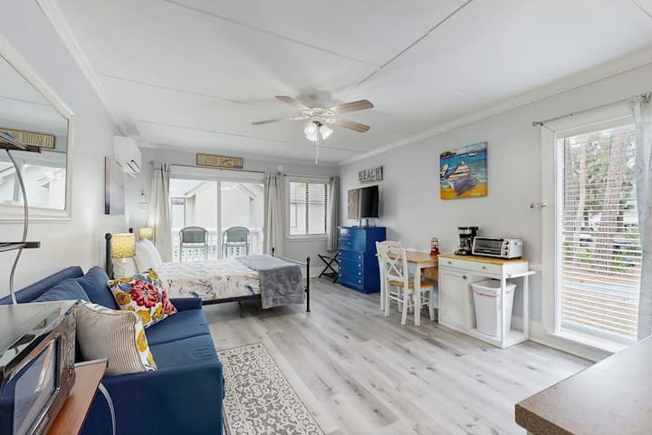 Charming & Sun-filled Studio With Great Patio & W/ - Edisto Beach, SC