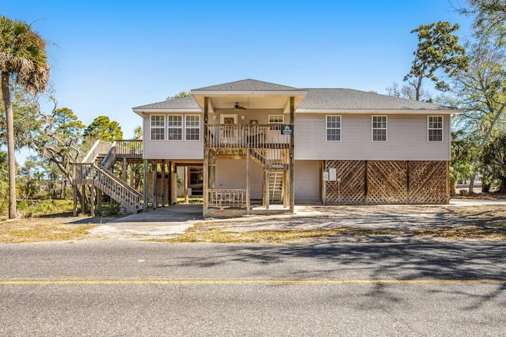 Bay View Home Three Blocks To The Beach With Wifi, - Edisto Beach, SC