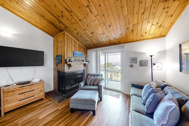 3rd-floor, Dog-friendly Condo With Loft, Balcony, - Edisto Beach, SC