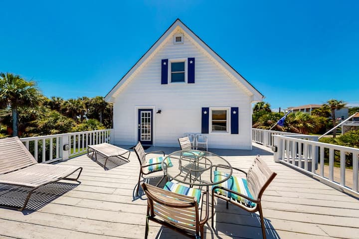 Dog-friendly, Oceanside House W/private Washer/dry - Edisto, SC