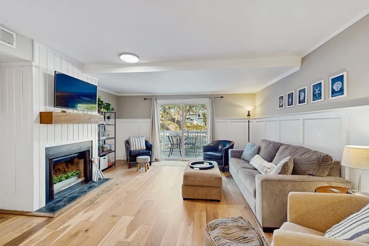 Beautiful Condo With Full Kitchen, Free Wifi And G - Edisto Beach, SC