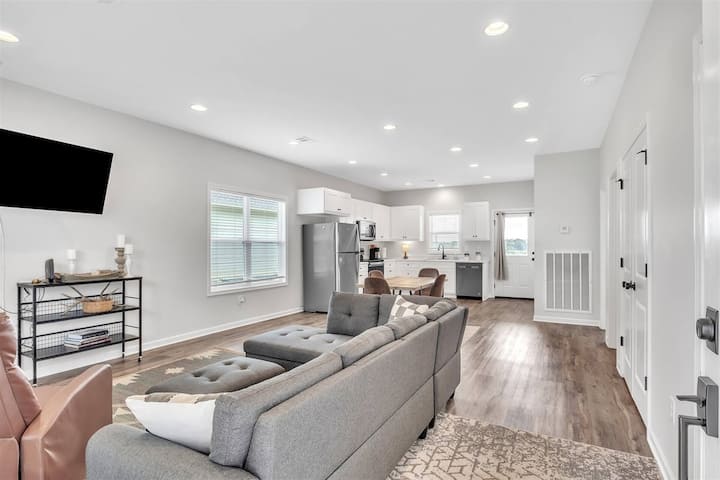 Green Light Cottage | Relaxing 2br W/ Grill, Patio - Columbus, MS