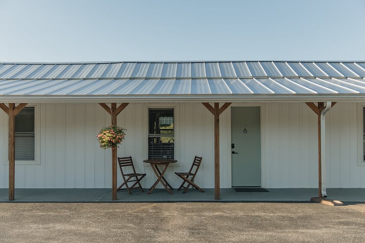 Snug Harbor Inn | The Roost | Near Lake Mi - Muskegon State Park, North Muskegon