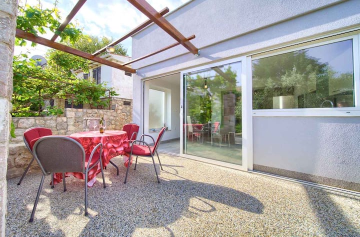 Appartement De Vacances Entouré D'oliviers - Punat