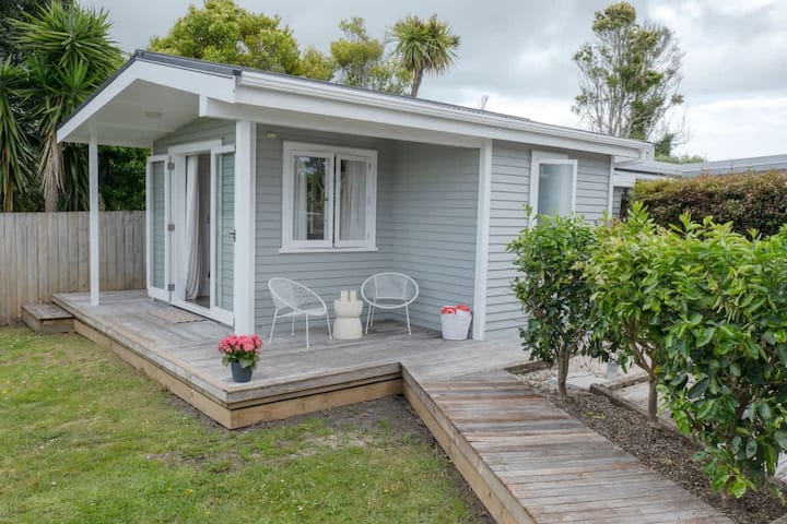 Caesar's Cottage - Oneroa Central - Waiheke Island