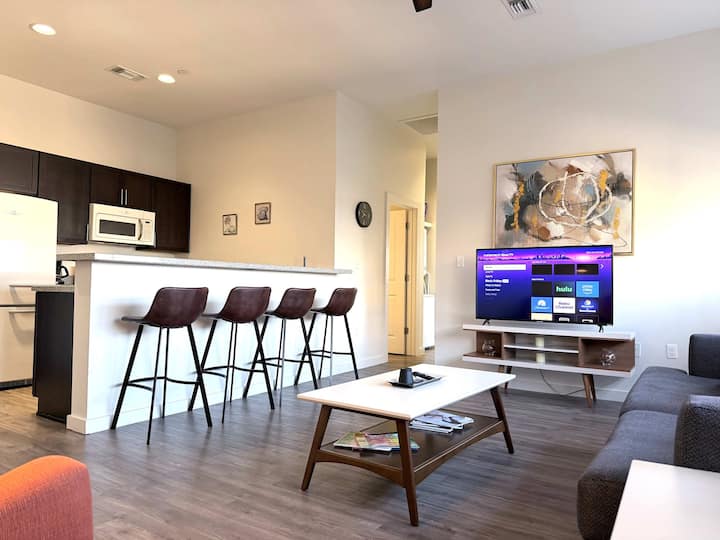 Cozy High-rise Apartment - Louisiana