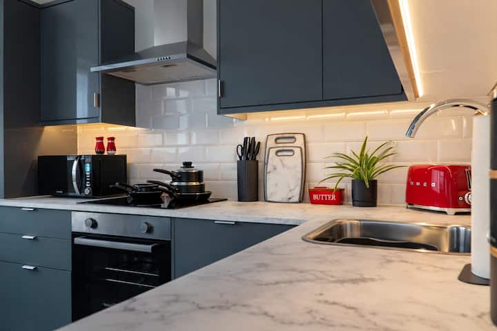 The Studios At Taylor’s Court | Spacious & Modern - 에식스
