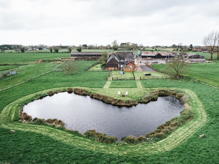 3 Woods Farm House - Chippenham