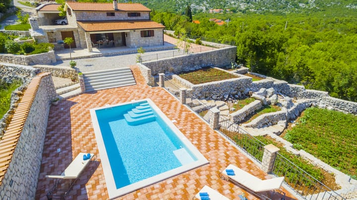 Rustic Villa Fragola With Heated Pool - Drvenik