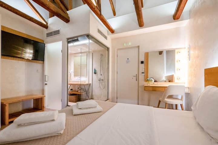 Panellinion Hotel - Double Room By The Port - Kalamata