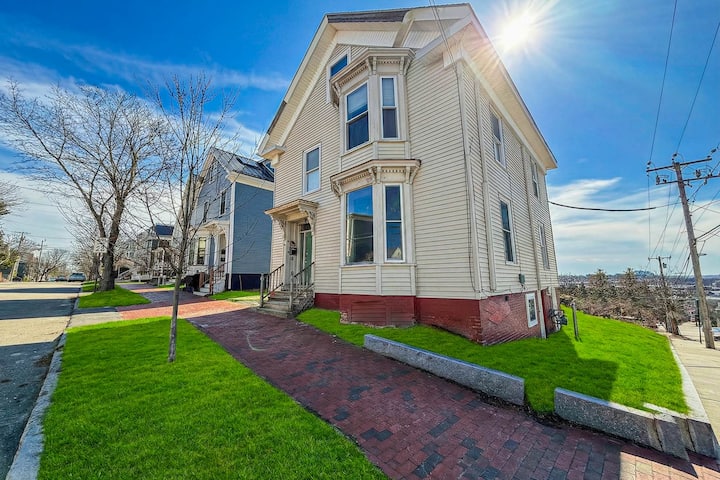 2br Munjoy Hill W/ Ac, Walk To Town & Promenade - Portland, ME