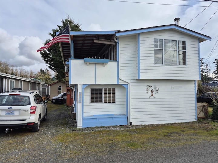 Large 3 Bed Home On Creek Near Beach & Park - Blaine, WA