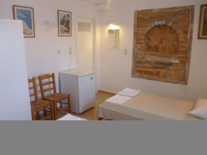 Vasilis Ios Place Room 2 - Ios