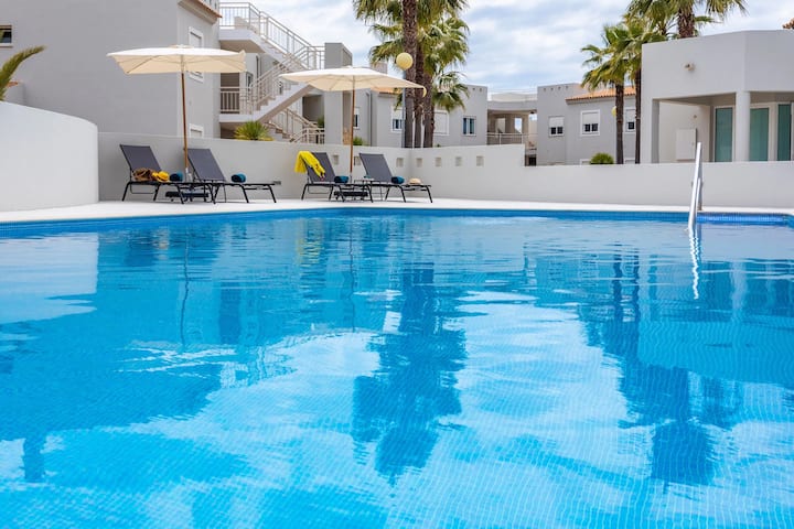 Modern Carvoeiro 2br Apartment With Garden & Pool - Carvoeiro