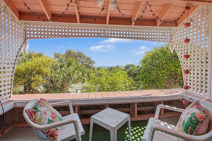 Pink Flamingo- Your Throwback Beach Retreat - Alligator Point, FL