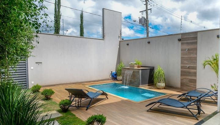 Casa Com Piscina Aquecida, Churrasqueira E Hidro - Franca