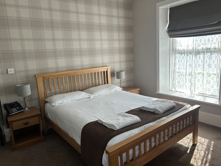 Double-standard-sdb Privée Avec Douche-vue Sur Jar - Laugharne