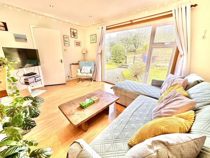 Cosy Crinan Cottage: Pet Friendly, Wetroom, Garden - Loch Awe