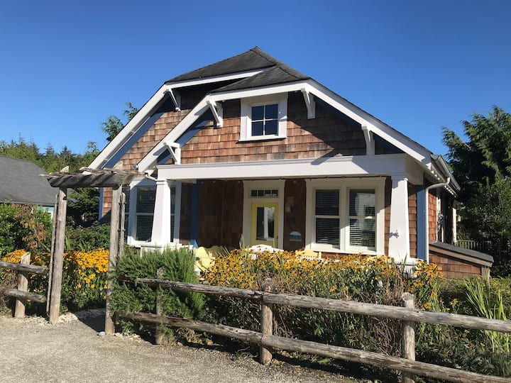 Beachcomber: Dog-friendly W/ Gas Fireplace - Pacific Beach, WA