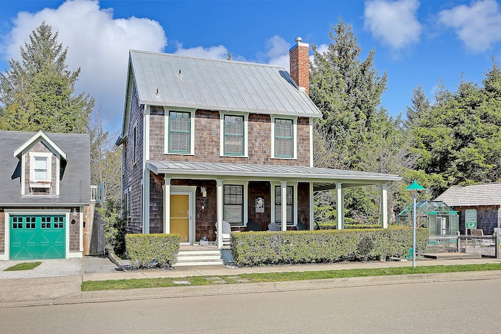 Seabrook's Heron House: Hot Tub & Dog Friendly - Pacific Beach, WA