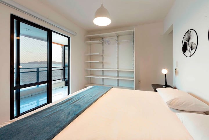 Na Proa Do Navio! Apartamento De Frente Para O Mar - Pôrto Belo