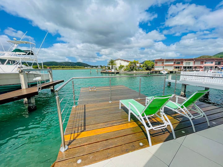 Beautiful Waterfront Villa - Antigua and Barbuda