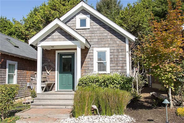 Seabrook's The Evergreen Cabin: Dog Friendly - Moclips, WA