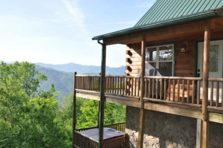 Just Like Bearadise | Mnt View, Hot Tub, Sleeps 8! - Bryson City, NC