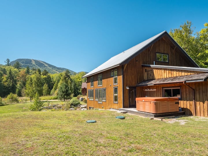 Ski Barn - Stunning Timber Frame Barn - Newry, ME