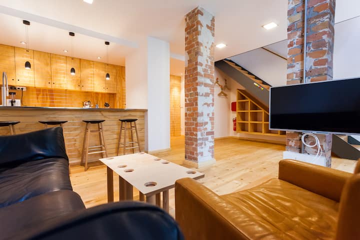 F17 Luxurious Furnished Maisonette Apartment - Berlin