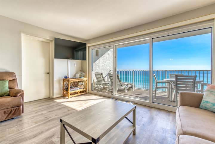 B402 | Beachfront With Beach Service, Pool, & Wifi - Santa Rosa Beach, FL