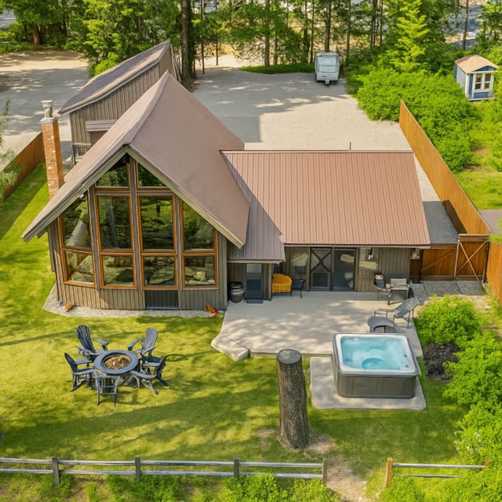 2 King Beds, River Views, Hot Tub & Fire Pit - Plain, WA