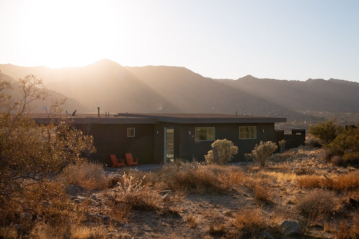 Shelter 2 - 1 Mile From West Gate of Joshua Tree National Park - Houses ...