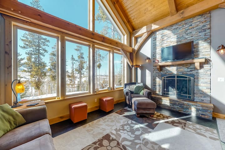 Secluded 2br Mountainview | Fireplace - Tabernash, CO