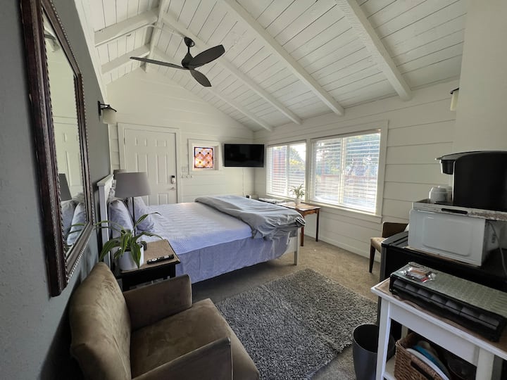 Midtown Private Cabana-private Entry - Tsunami, Santa Cruz