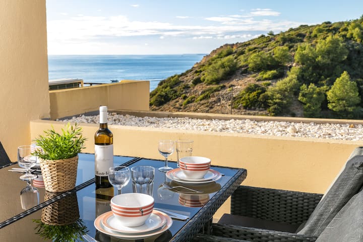 (611) Charming 2-bedroom Apartment With Sea View - Carvoeiro