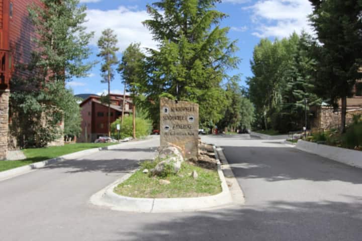 Free Nt! Best Spot, Hot Tub, Shuttle, Pool Complex - Breckenridge, CO