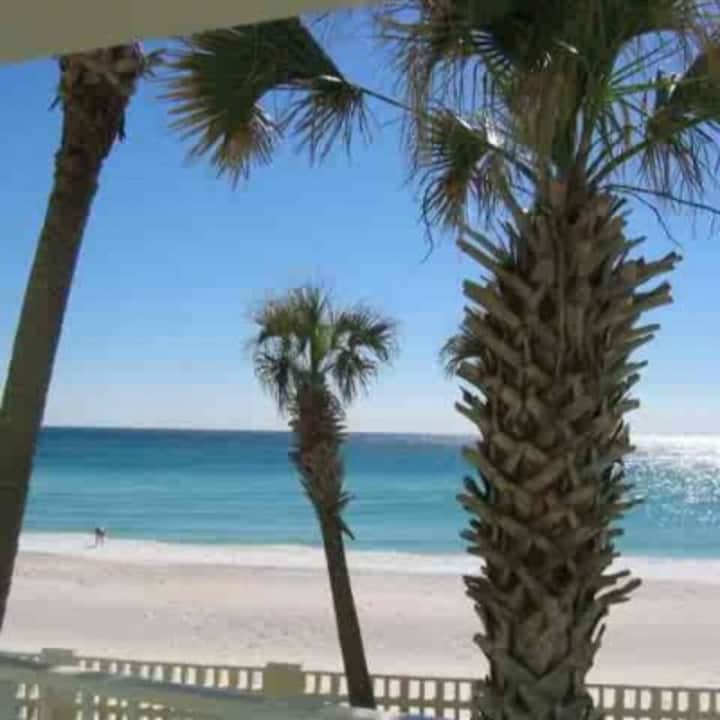 Pet Friendly On The Beach In Uncrowded Building - Fort Walton Beach, FL