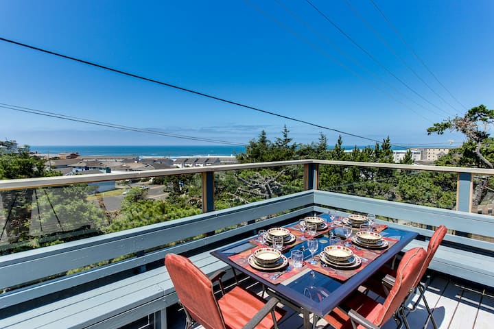 Beautiful 4br Oceanview | Balcony - Newport, OR