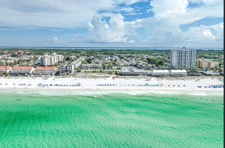Pase Gratis De Actividades Gratis! Chateau La Mer 10a, Que Admite Mascotas - Destin, FL