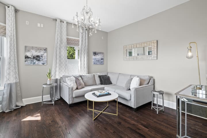 Beautiful Victorian, Amazing View! - Milwaukee, WI