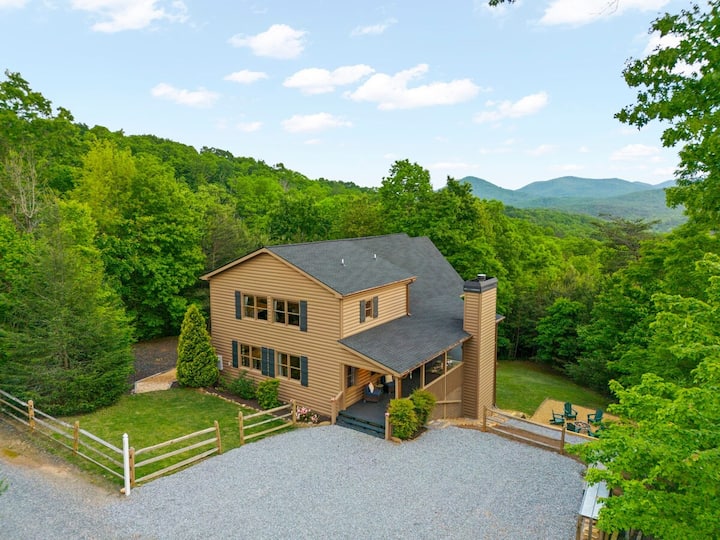 Lux 5br, Game Room, Hot Tub, Long-range Mtn Views - Blue Ridge, GA