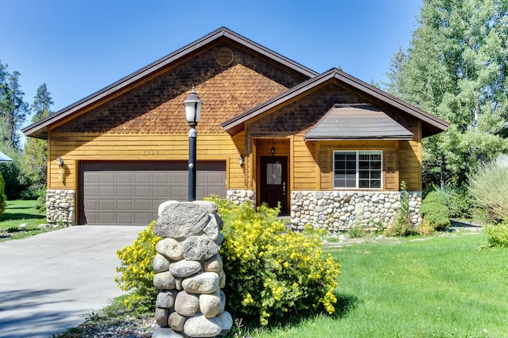 Scenic 3br Golf Course View | Fireplace - McCall, ID