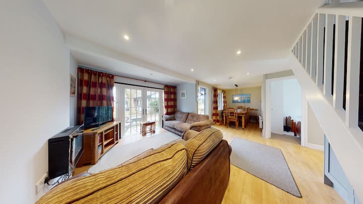 No.25 Tudor Court, Tolroy Manor - Hayle