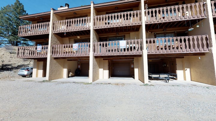 Casa Nueva #4- Beautiful Views, Trailer Parking - Red River, NM