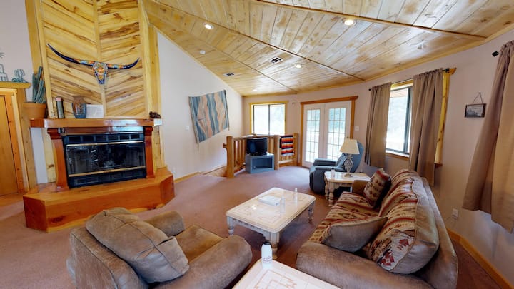 Round Eagle - Home On The River, Wrap Around Deck, - Red River, NM