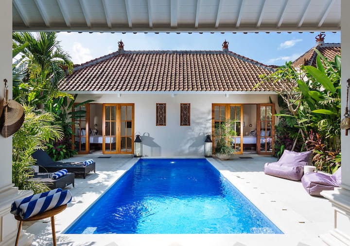 Modern 2br Pool Villa • Walk To Seminyak Cafés - Kuta